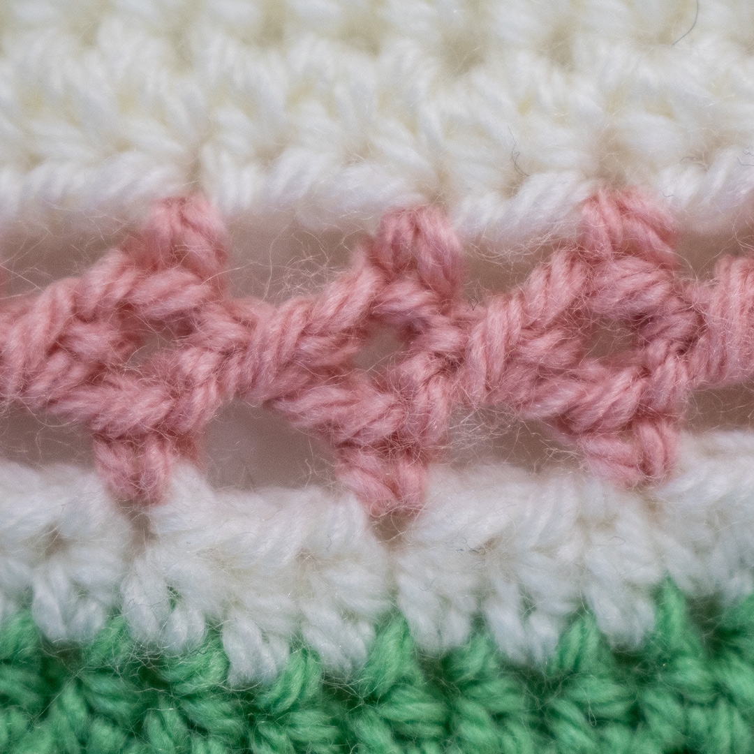 How to Crochet the Flat Braid Join - Sunflower Cottage Crochet