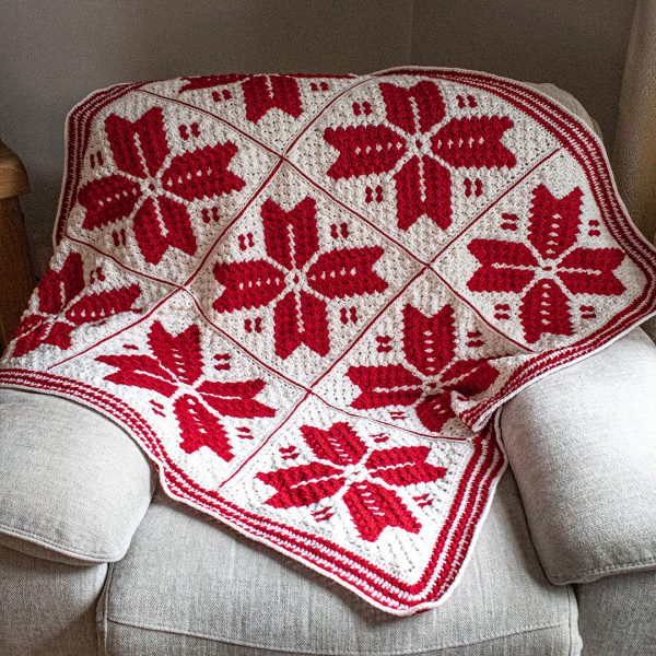 Do you love Nordic themed patterns? Try this Nordic Snowflake Blanket ...