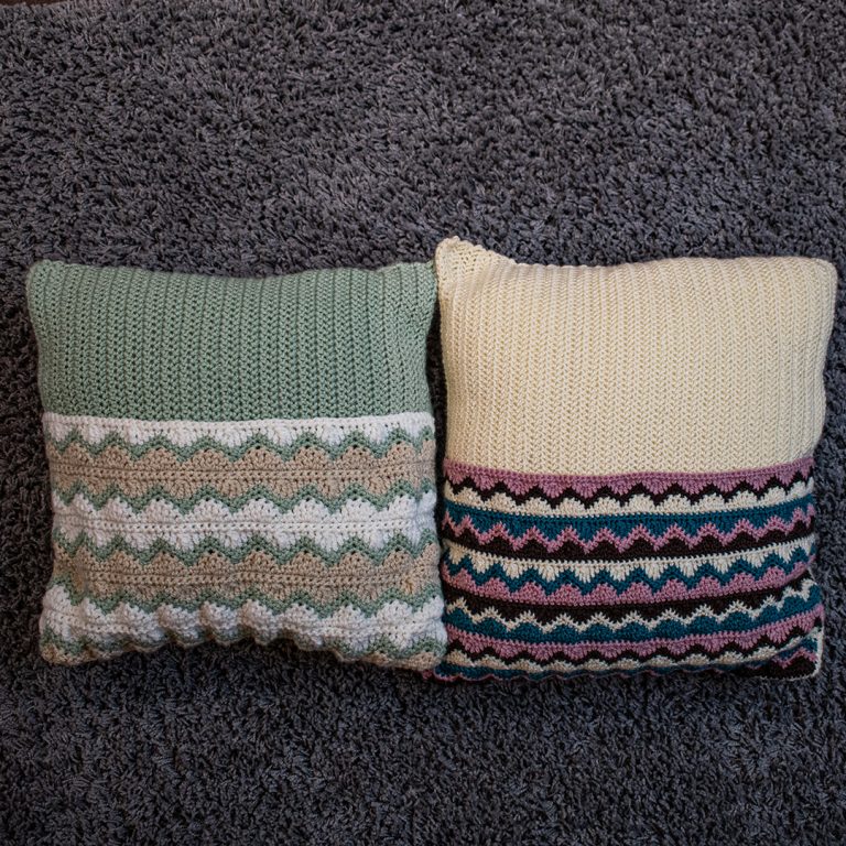 The Book Pillow Free Pattern - a perfect gift for anyone! - Sunflower ...